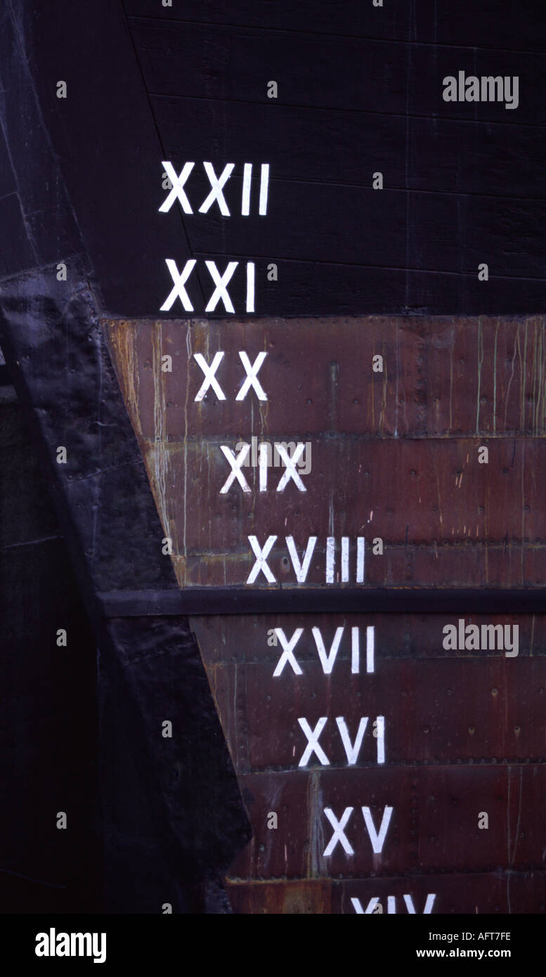 Plimsoll line markings hi-res stock photography and images - Alamy