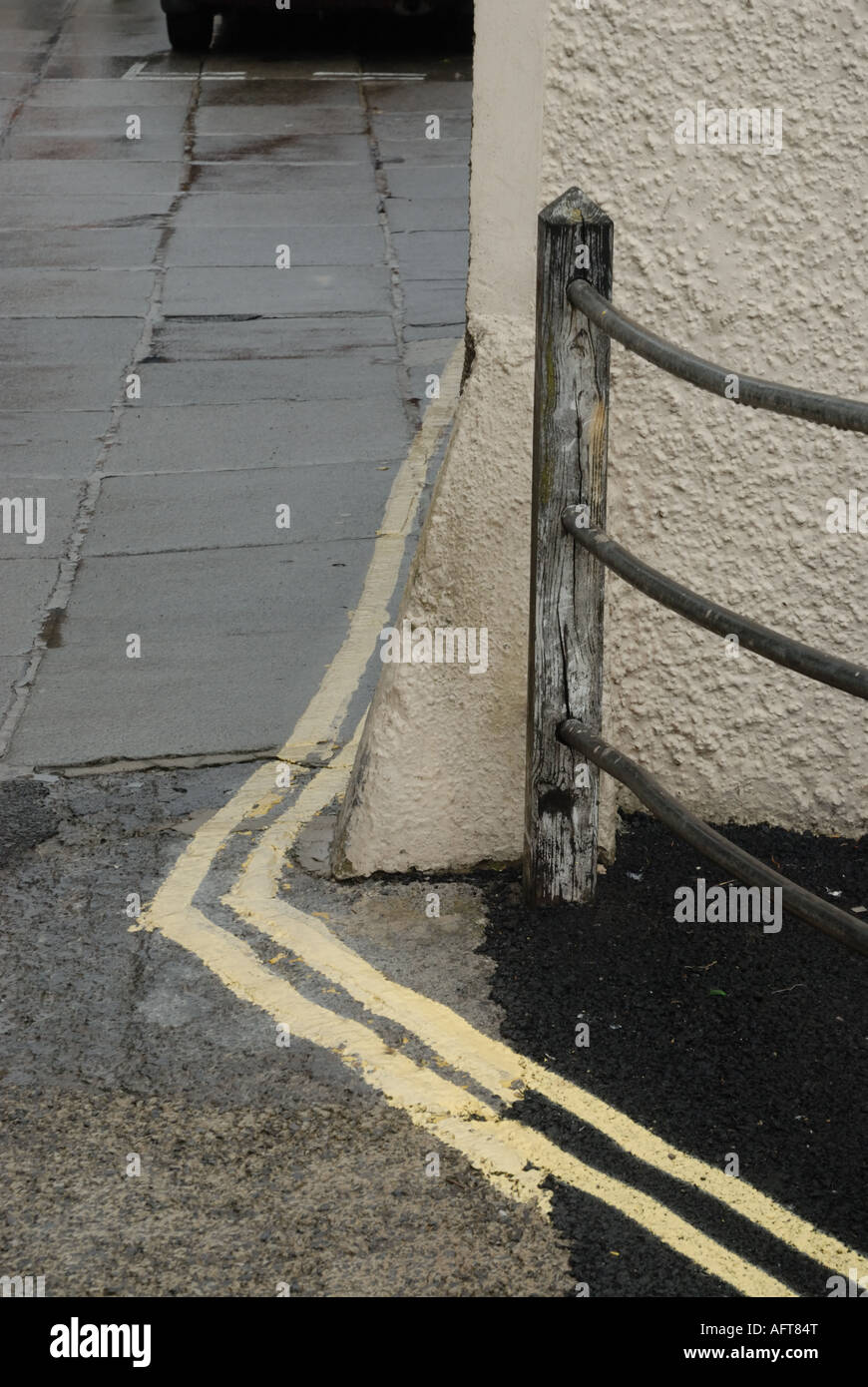 House corner hi-res stock photography and images - Alamy