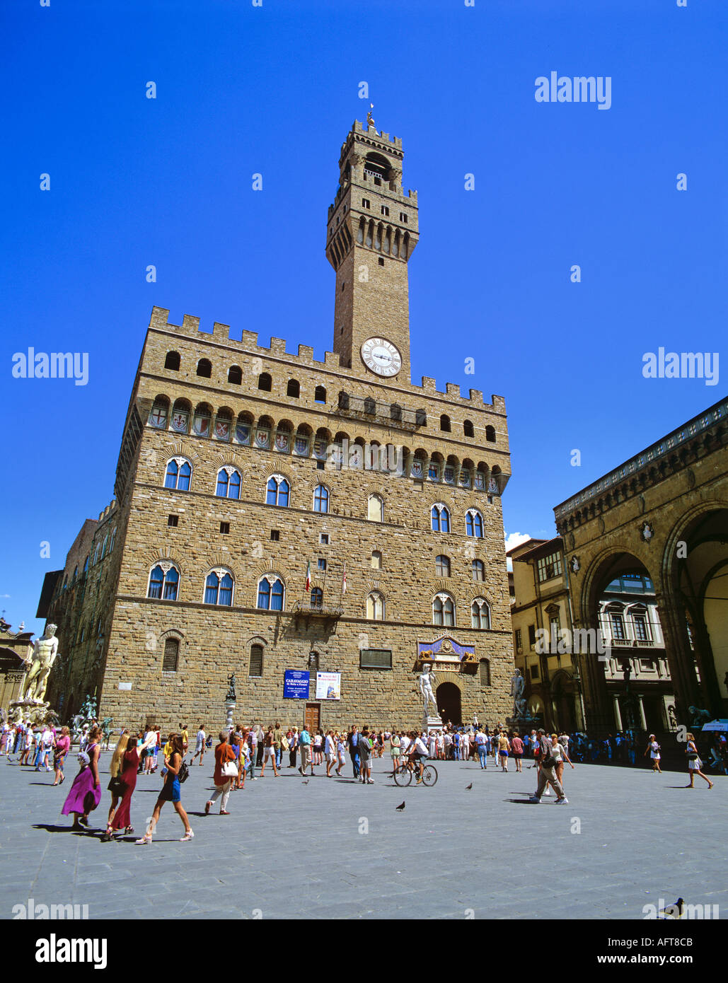 Palazzo della plaza hi-res stock photography and images - Alamy