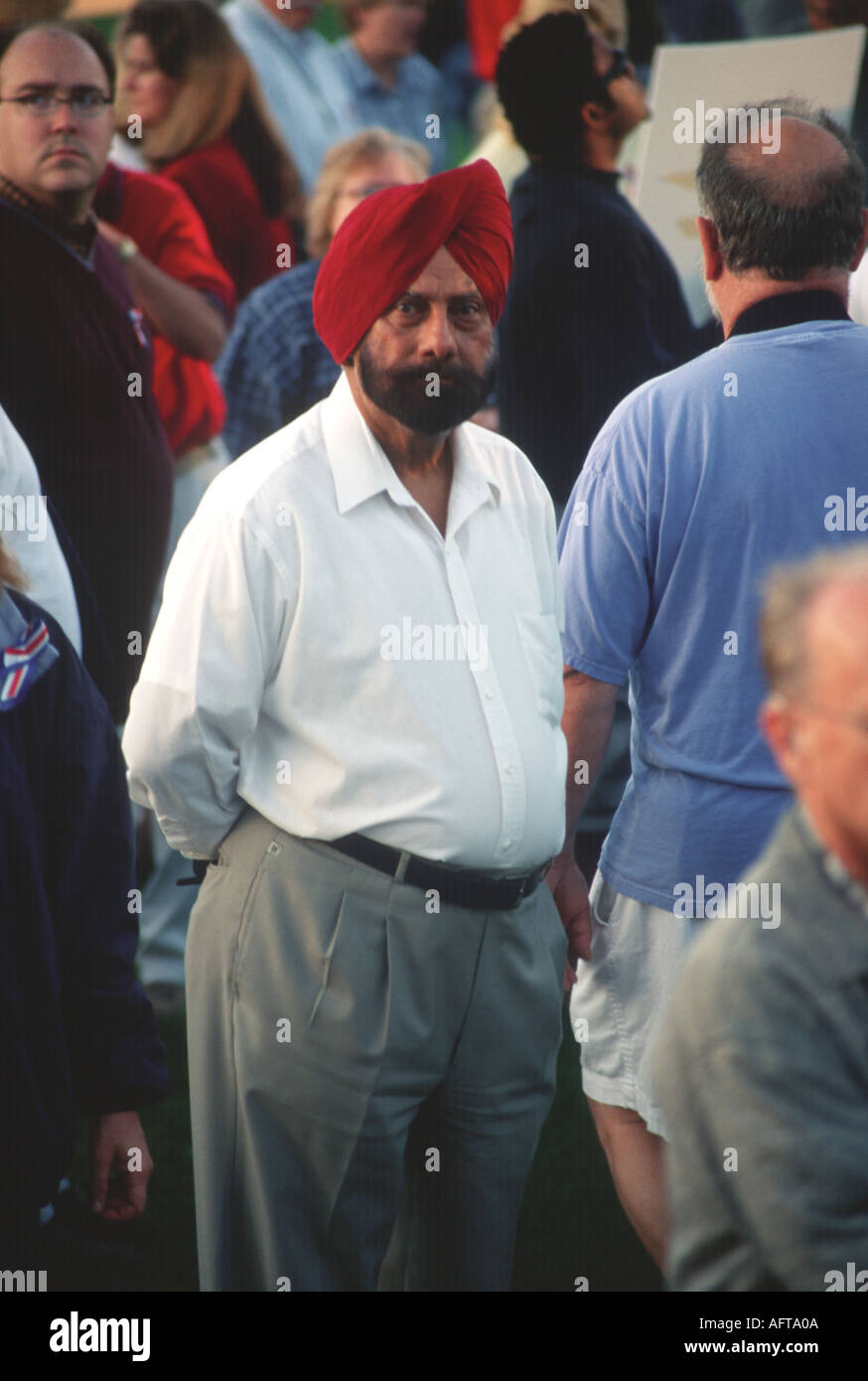 Foreign crowd hi-res stock photography and images - Alamy