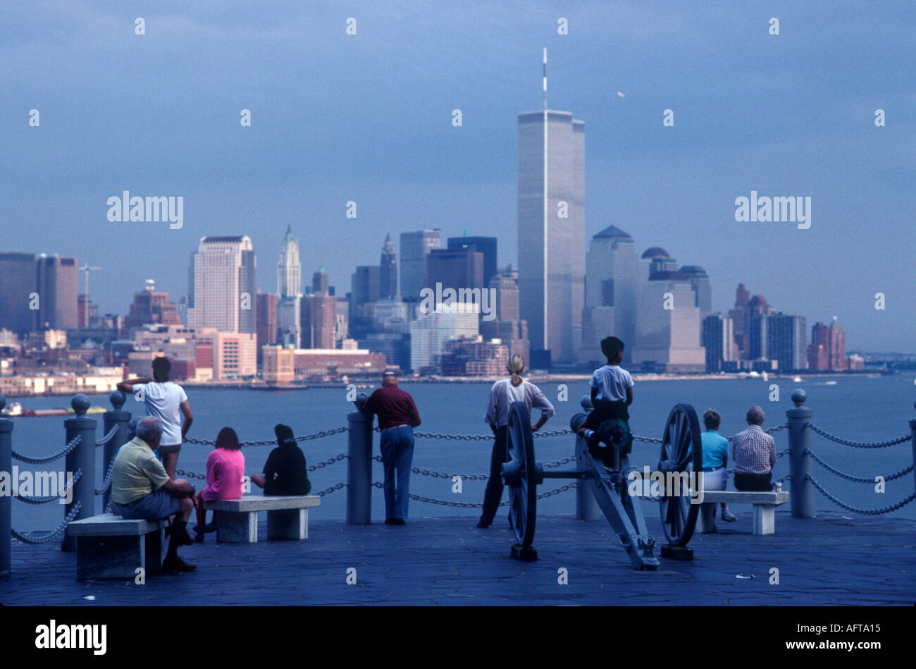 Manhattan skyline 2001 hi-res stock photography and images - Alamy