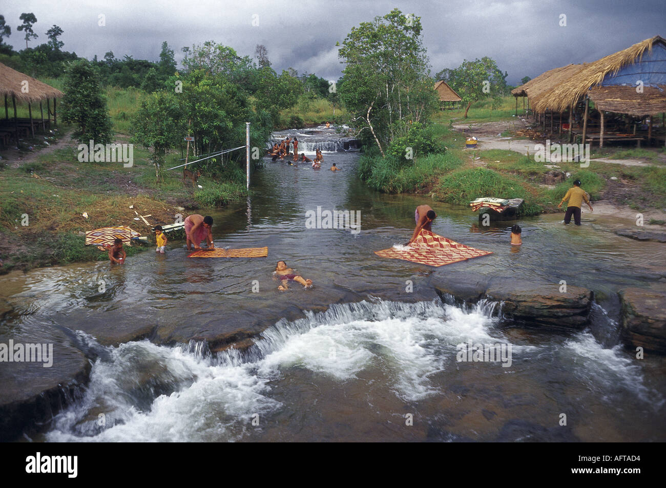 people washing in kbal chhay waterfall sihanoukville cambodia Stock ...