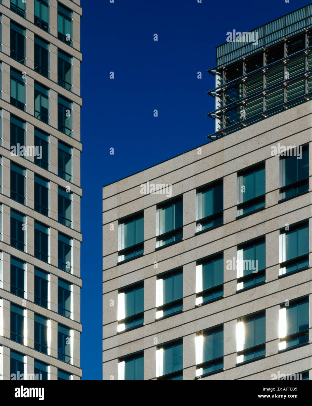 Canary Wharf, Docklands, London. Detail of 25 Bank Street. Architect ...