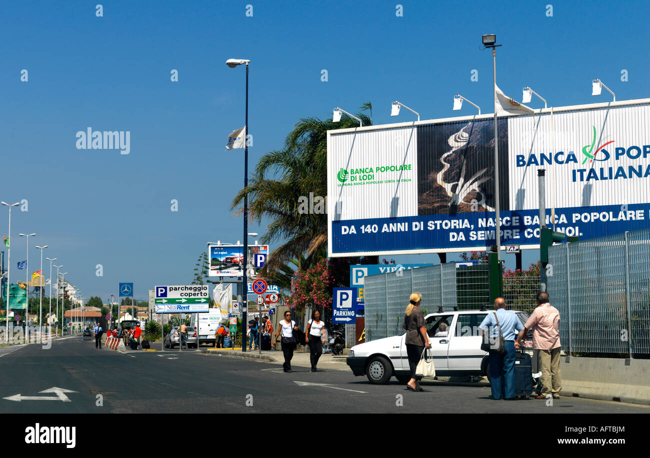 Traffic signs sicily italy hi-res stock photography and images - Alamy