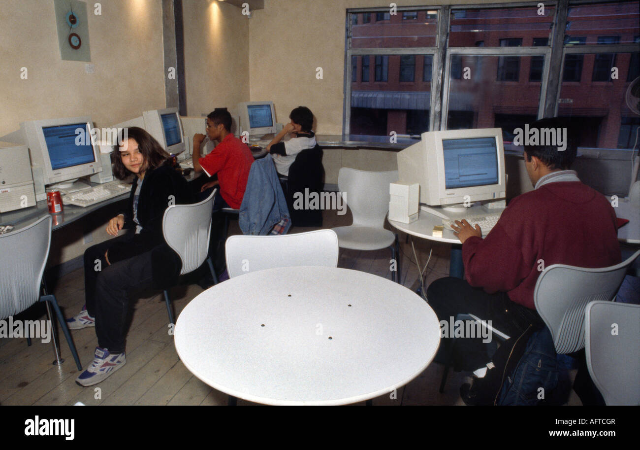 Internet at Cyberia Cafe Kingston Surrey Stock Photo - Alamy