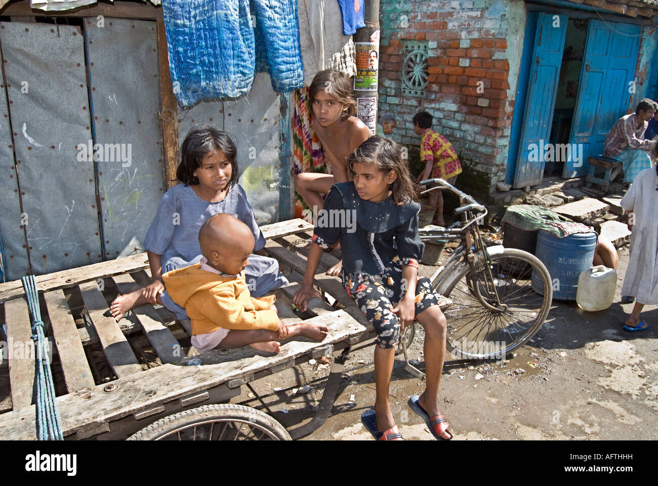 Street scenes from a kolkata slum area India Stock Photo - Alamy