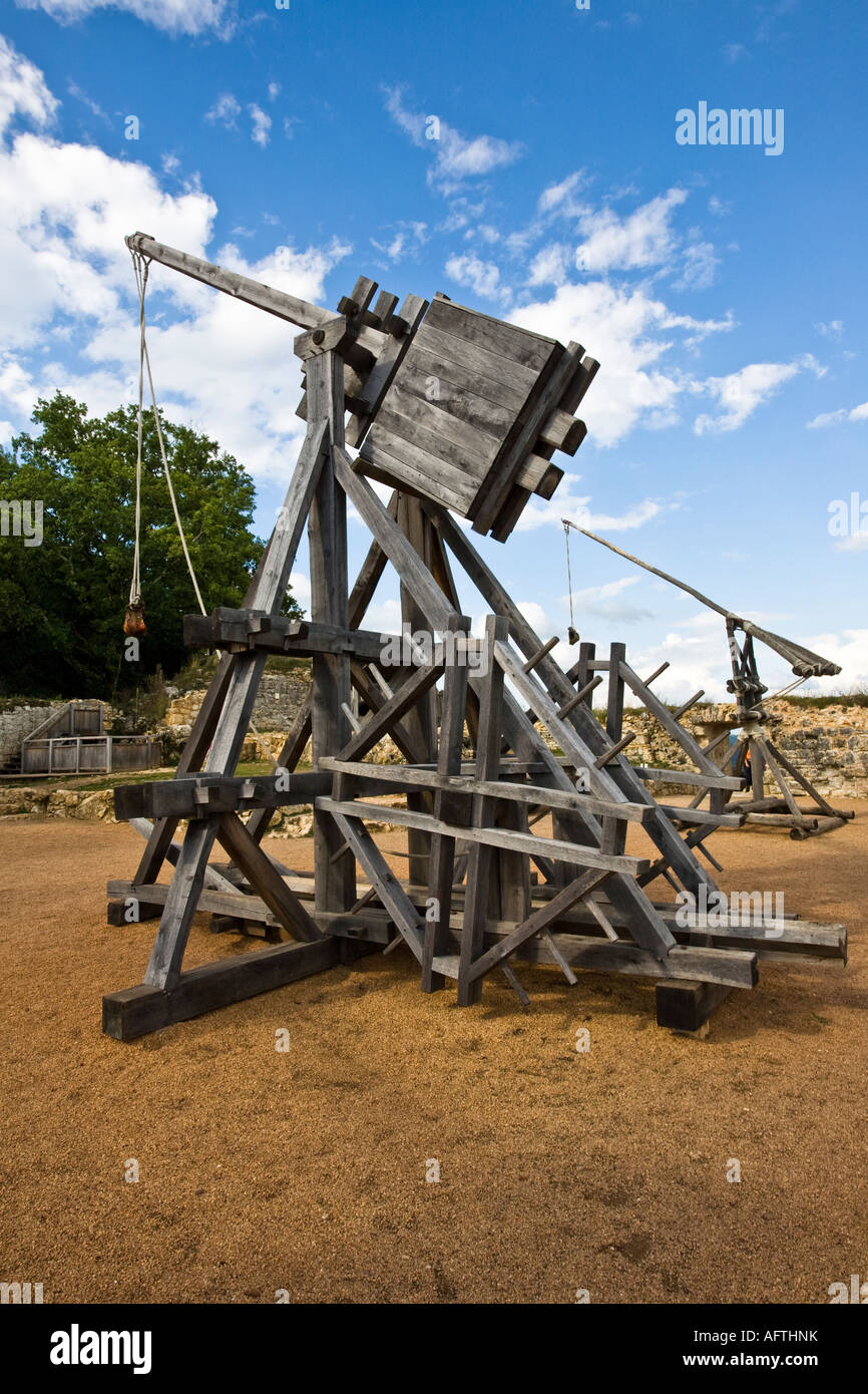 Meduim sized wooden trebuchet at Castelnaud on the Dordogne in the ...