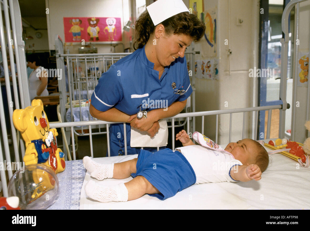 Staff nurse in childrens ward at Alder Hey Children's Hospital ...