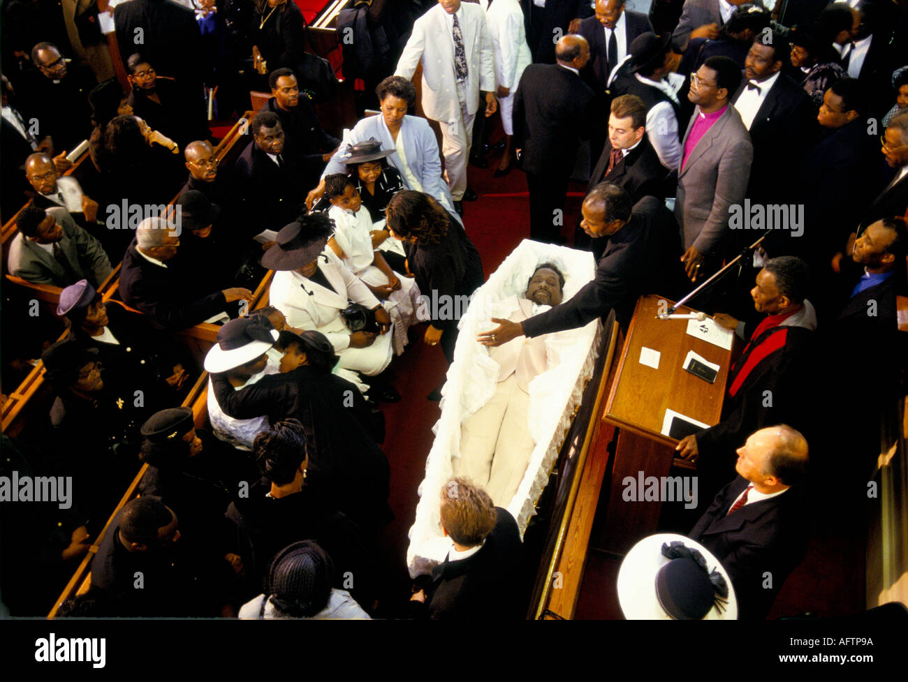 Open coffin hi-res stock photography and images - Alamy
