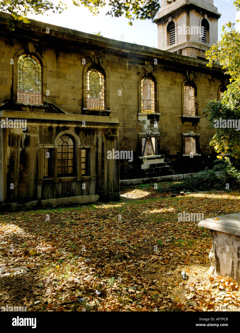 st lukes churchyard islington nicholas hawksmoor grade 1 listed church ...