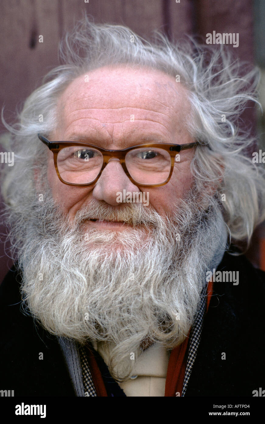 Shot down 1995 hi-res stock photography and images - Alamy