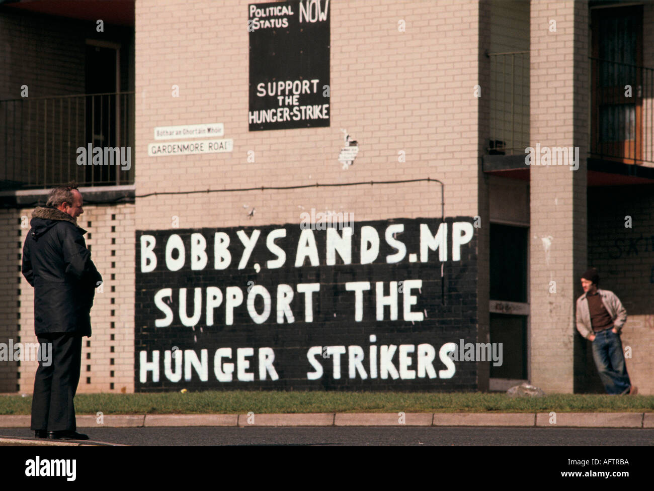 Wall painting] mural supporting Bobby Sands MP who died on "Hunger ...