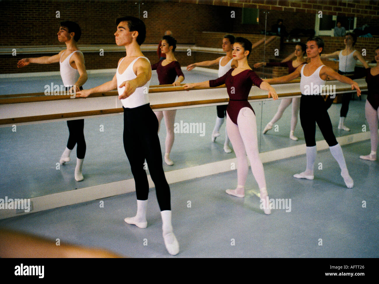 The royal ballet school london hi-res stock photography and images - Alamy