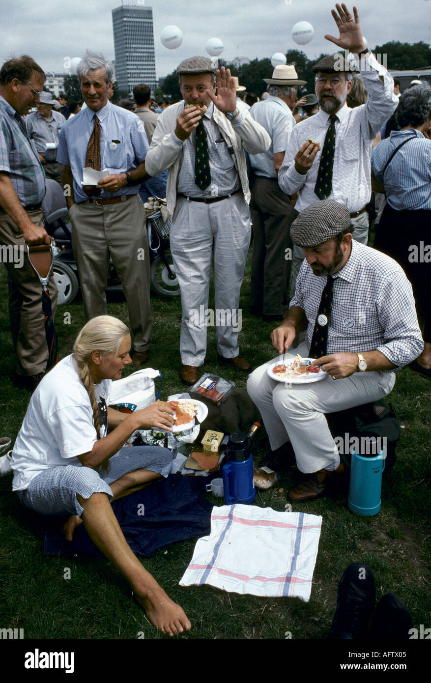 Countryside dogs 90s hi-res stock photography and images - Alamy
