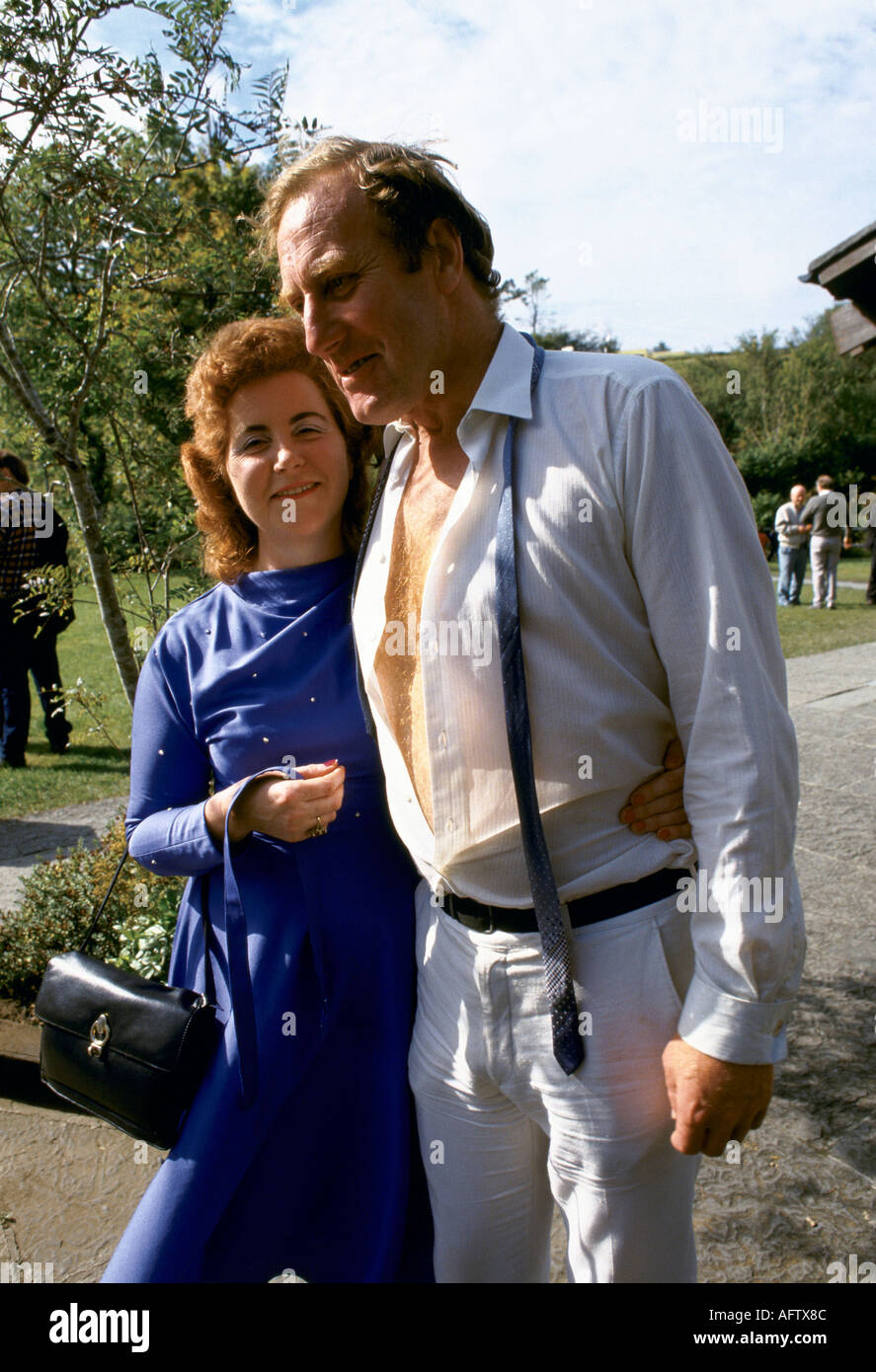 Meet other similar people hi-res stock photography and images - Alamy