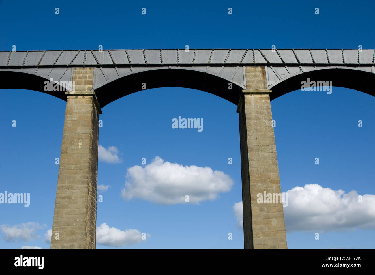 Pontcysyllte Aqueduct llangollen canal bridge built by Thomas Telford ...