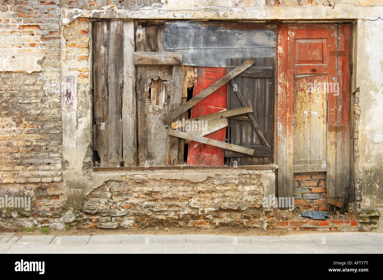 Window in ruined wall Stock Photo - Alamy