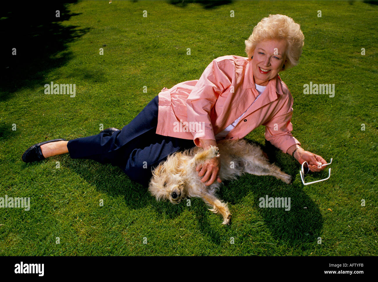 June Whitfield, portrait, television actress actor. In the garden of ...