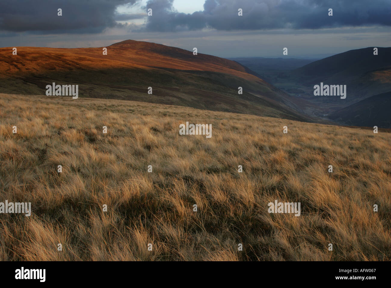 Lake district uk hike autumn common fells hi-res stock photography and ...