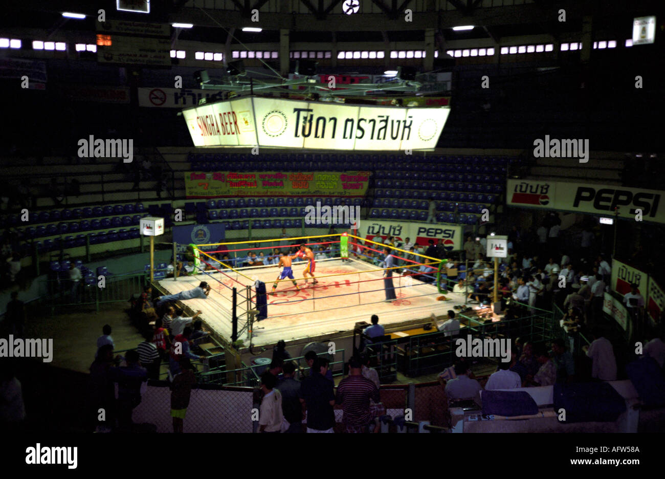 Kickboxing with elbows hi-res stock photography and images - Alamy