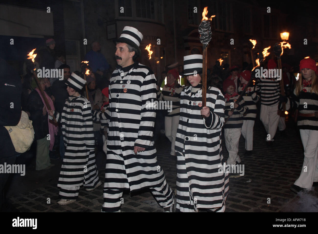 BONFIRE NIGHT LEWES SUSSEX UK Stock Photo - Alamy