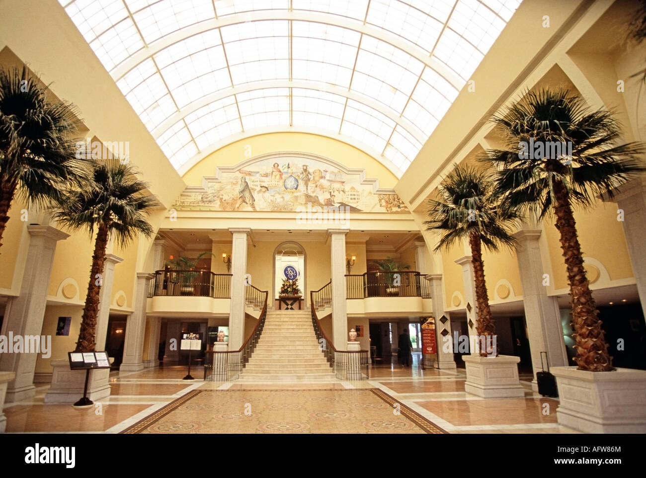 British colonial hilton nassau hi-res stock photography and images - Alamy