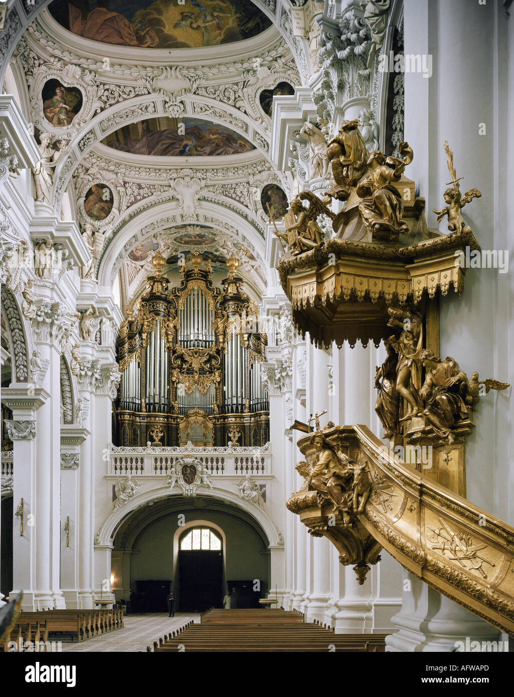Passau cathedral organ hi-res stock photography and images - Alamy