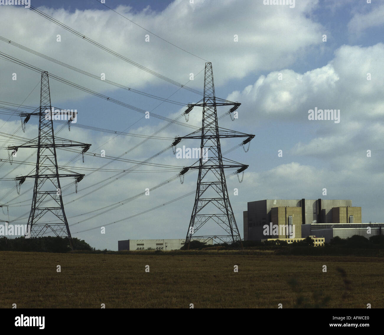 Leiston Suffolk Pylons across the land Stock Photo - Alamy