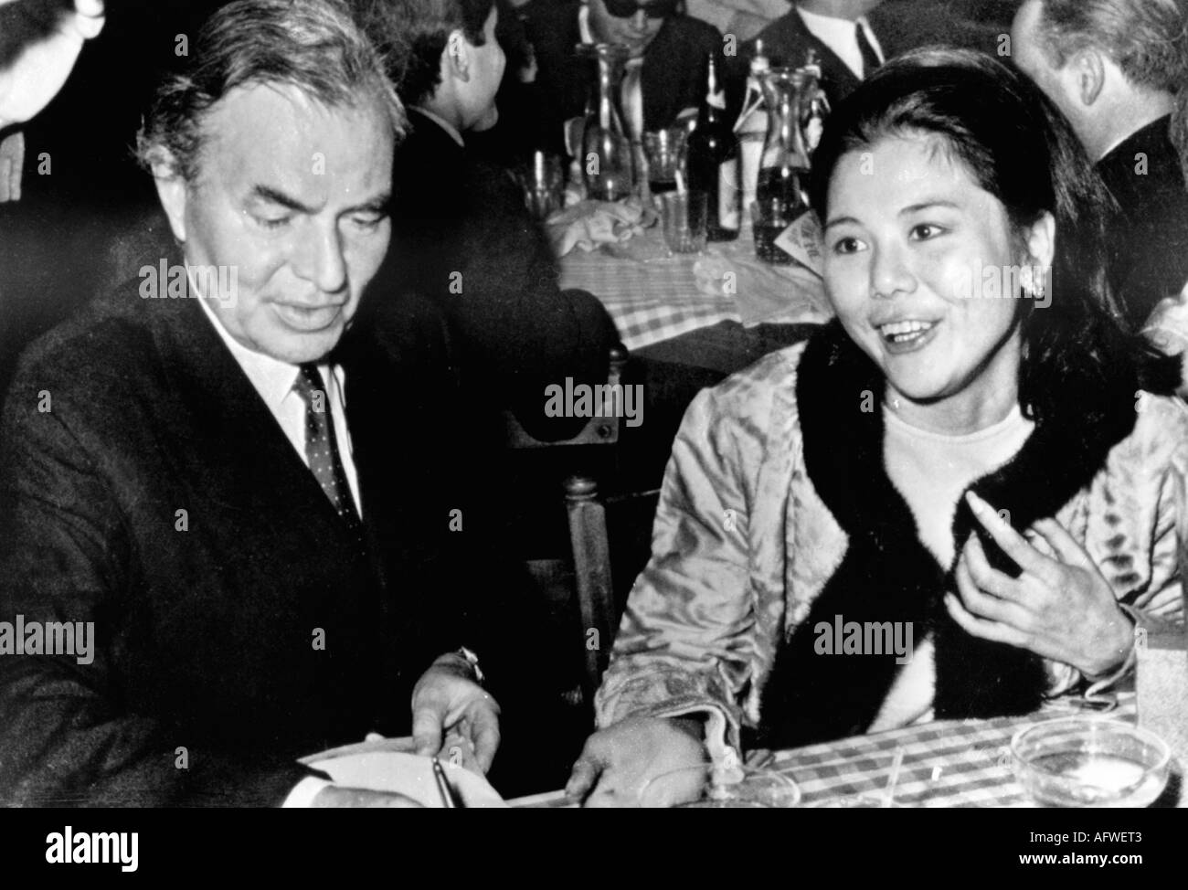 Actor james mason hi-res stock photography and images - Alamy