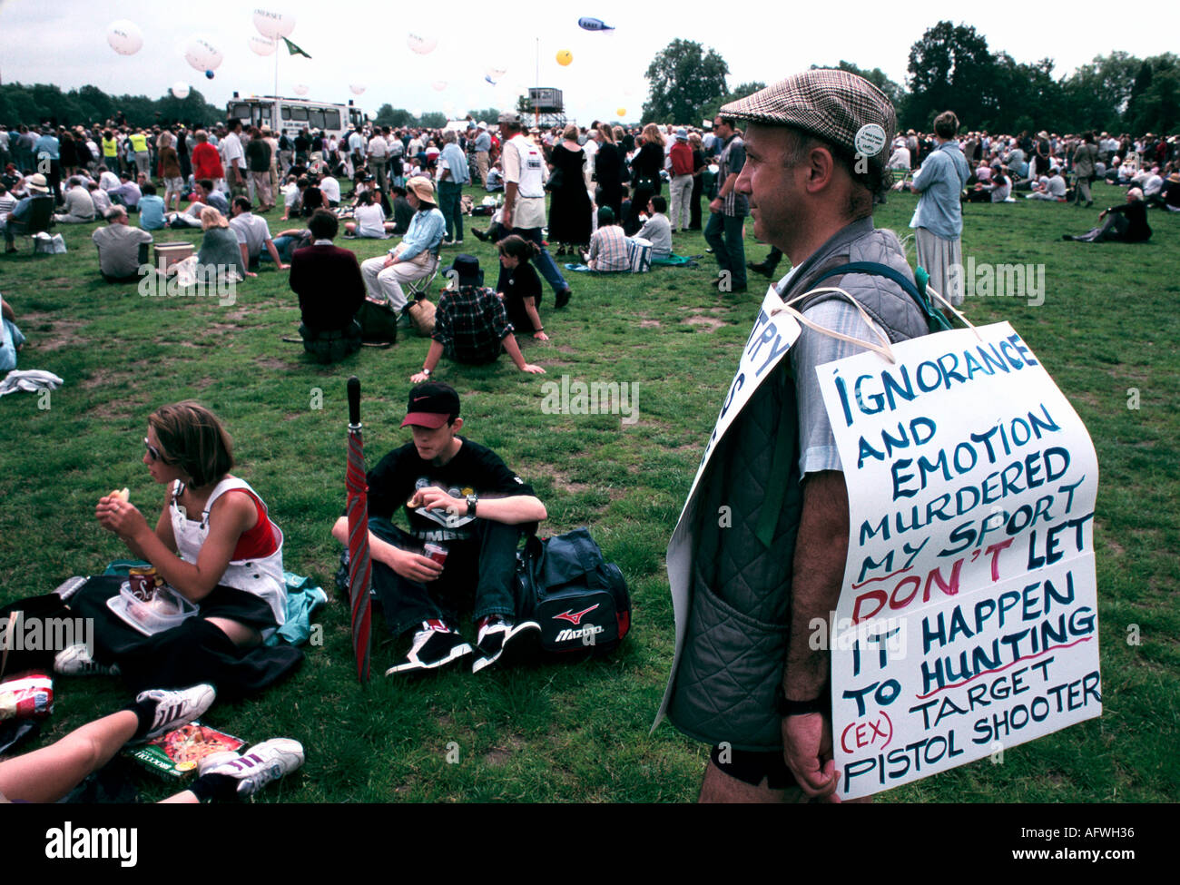 Animal rights protest 1990 hi-res stock photography and images - Alamy