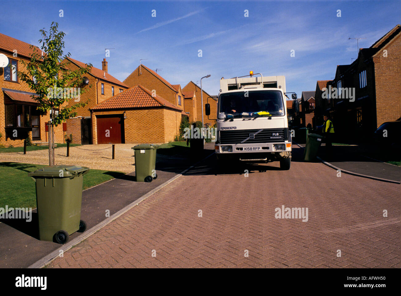 1980s britain dustbins hi-res stock photography and images - Alamy