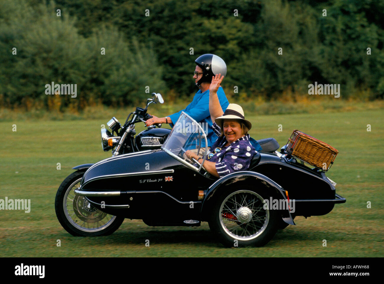 Two fat ladies hi-res stock photography and images - Alamy