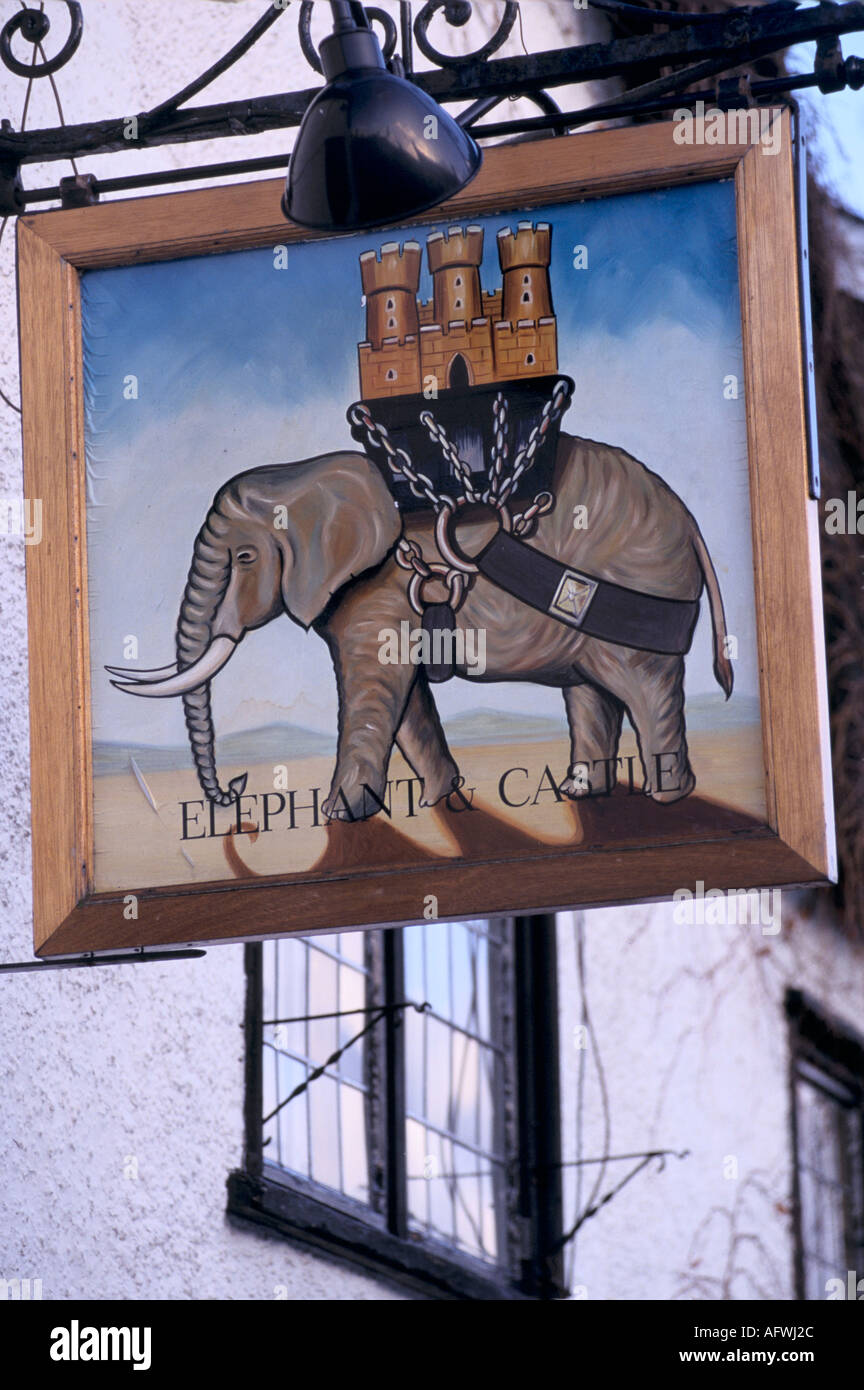 The elephant british pub hi-res stock photography and images - Alamy