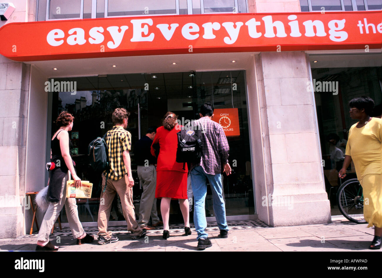 Internet cafe 1990s 90s hi-res stock photography and images - Alamy