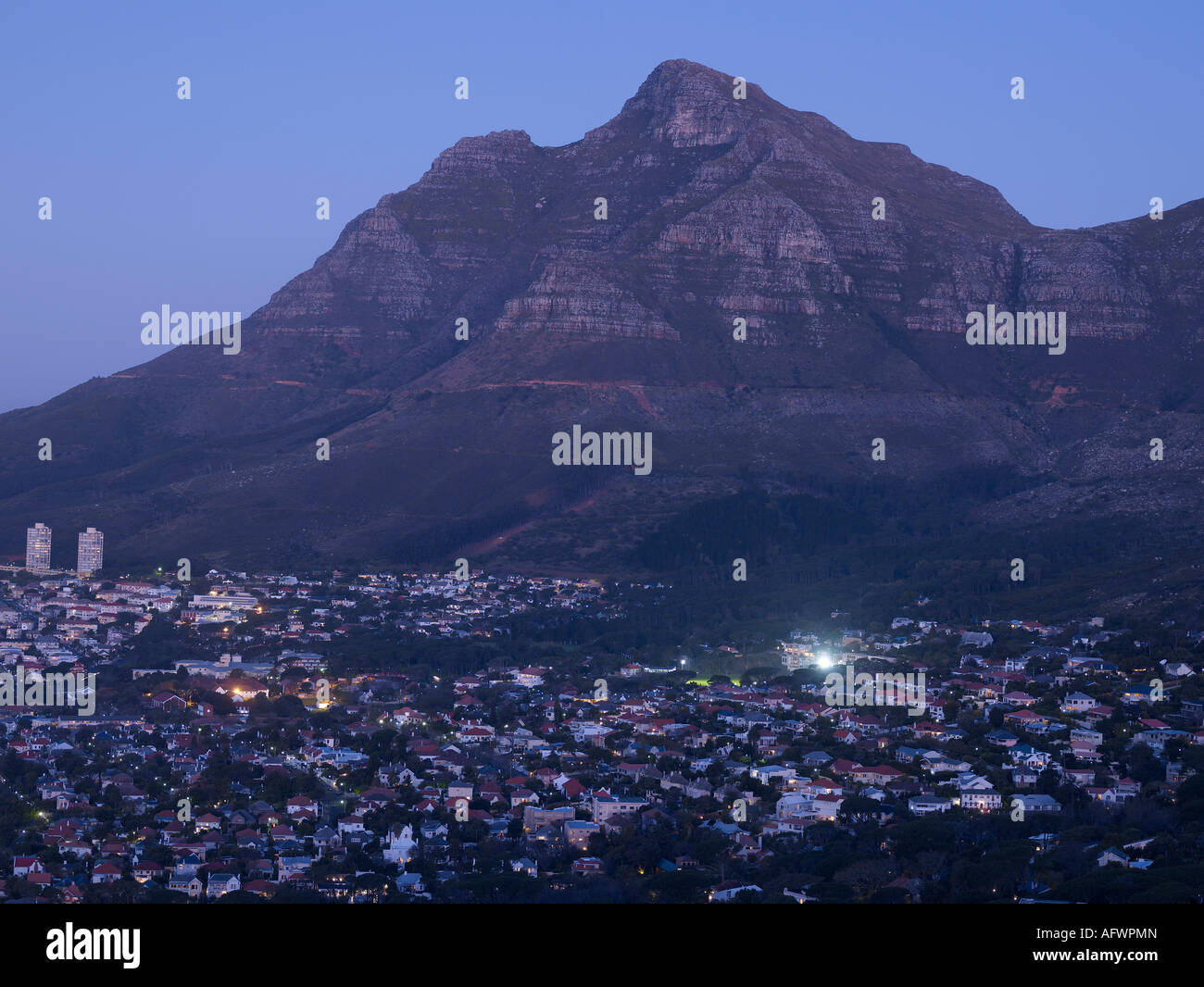 Cape Town in South Africa with a view to the Table Mountain at night ...