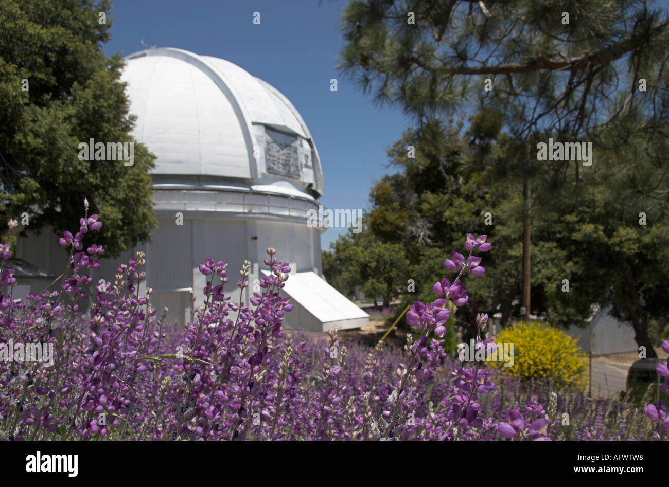 60 inch telescope dome hi-res stock photography and images - Alamy