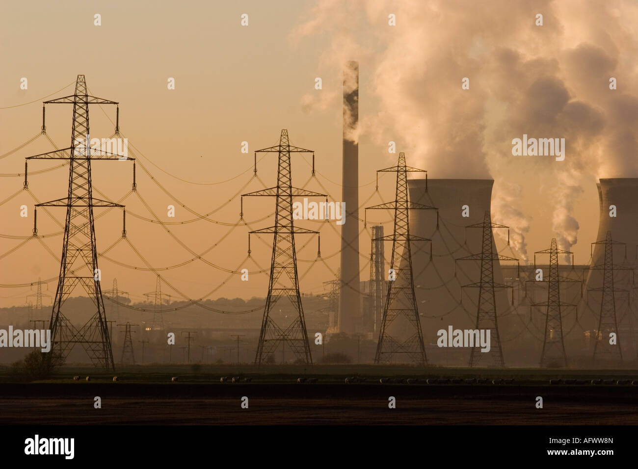 Ferrybridge Coal Fired Power Station, Yorkshire pylons and cooling ...