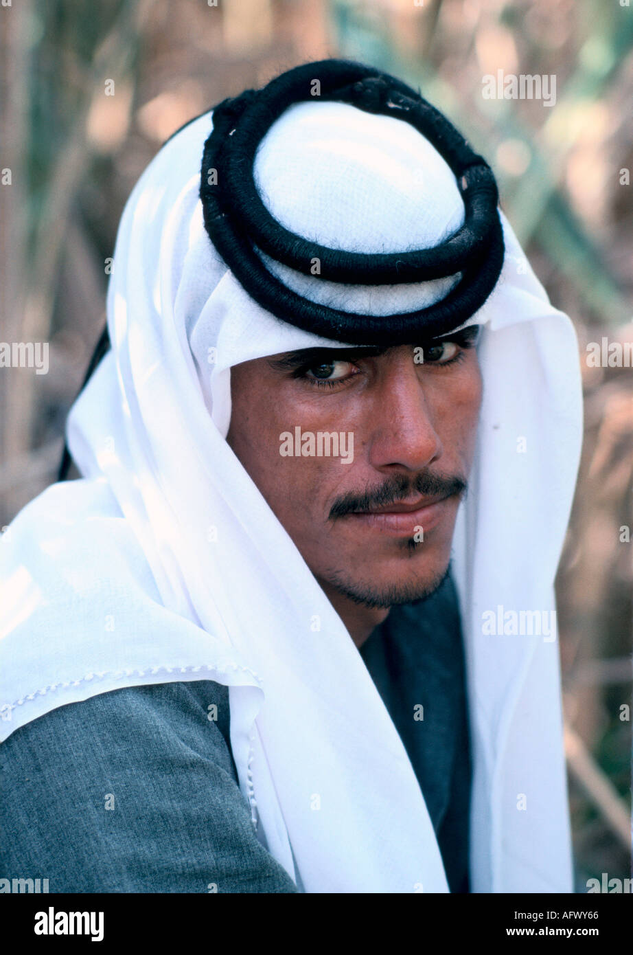 Keffiyeh headscarf, hi-res stock photography and images - Alamy
