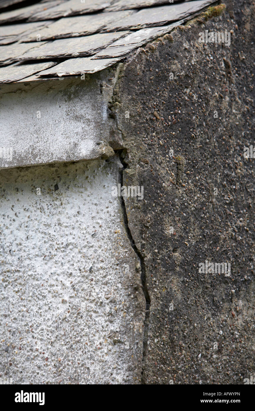 House crack ireland hi-res stock photography and images - Alamy