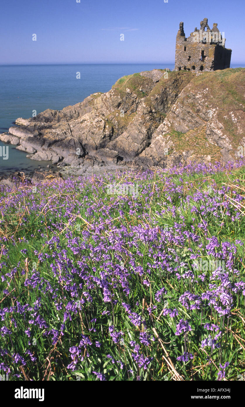 Walk way dunskey castle hi-res stock photography and images - Alamy