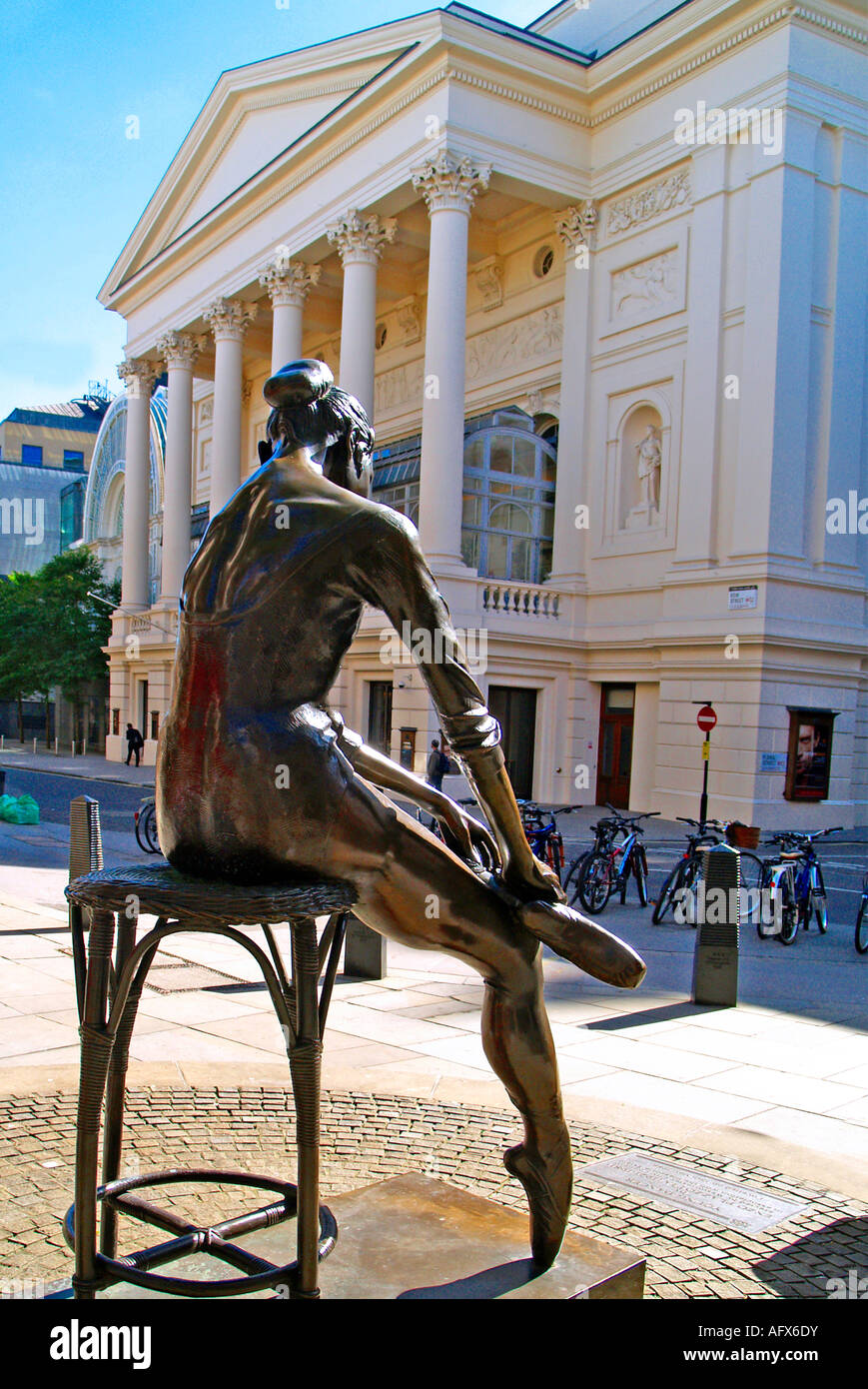 Statue of a Dancer with the Royal Opera House in The background Stock ...