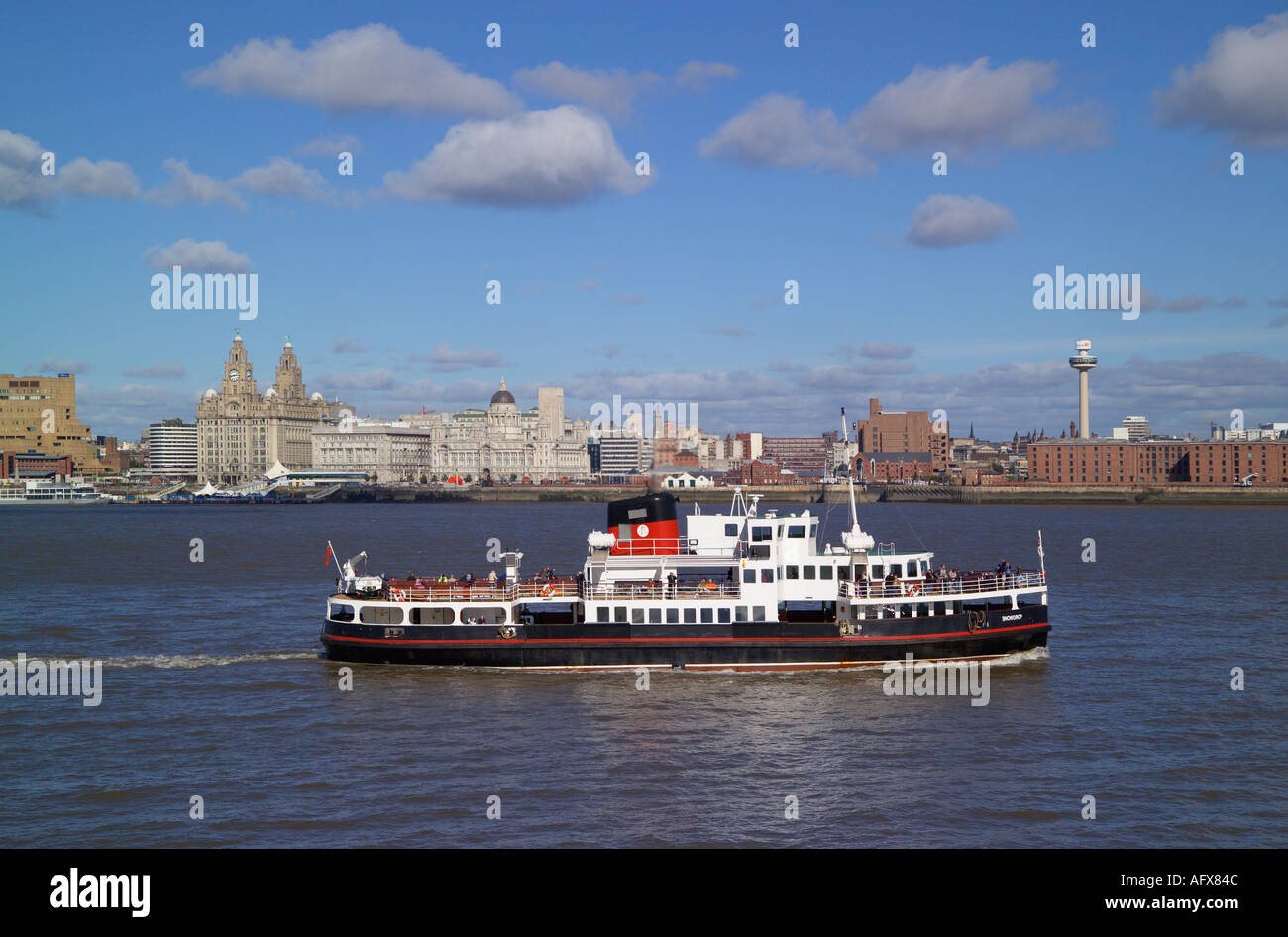 Liverpool Skyline Ferry River Mersey Liverpool Merseyside England Stock ...