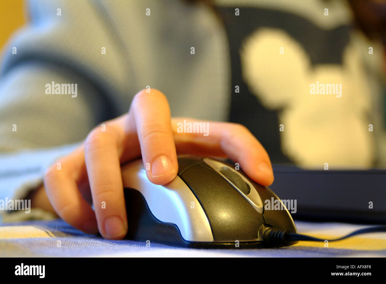 Girl mickey mouse hi-res stock photography and images - Alamy