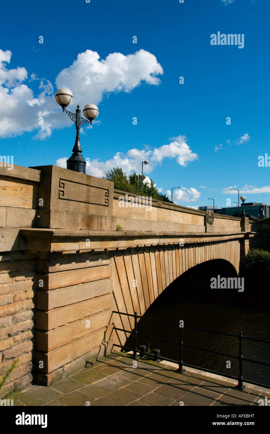 Victoria Bridge over the River Aire Leeds UK Stock Photo - Alamy