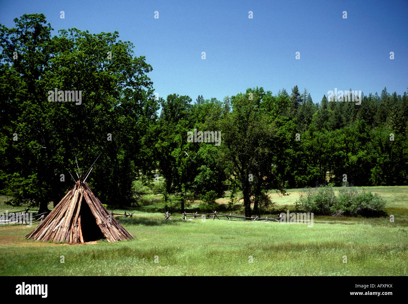 Native american museum artifact hi-res stock photography and images - Alamy