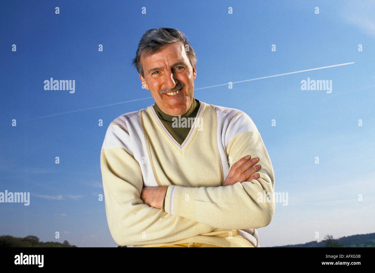 Tv presenter jimmy hill hi-res stock photography and images - Alamy