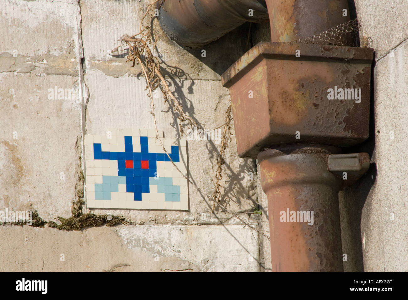 Space Invader - A graffiti mosaic by an unknown artist in London Stock ...