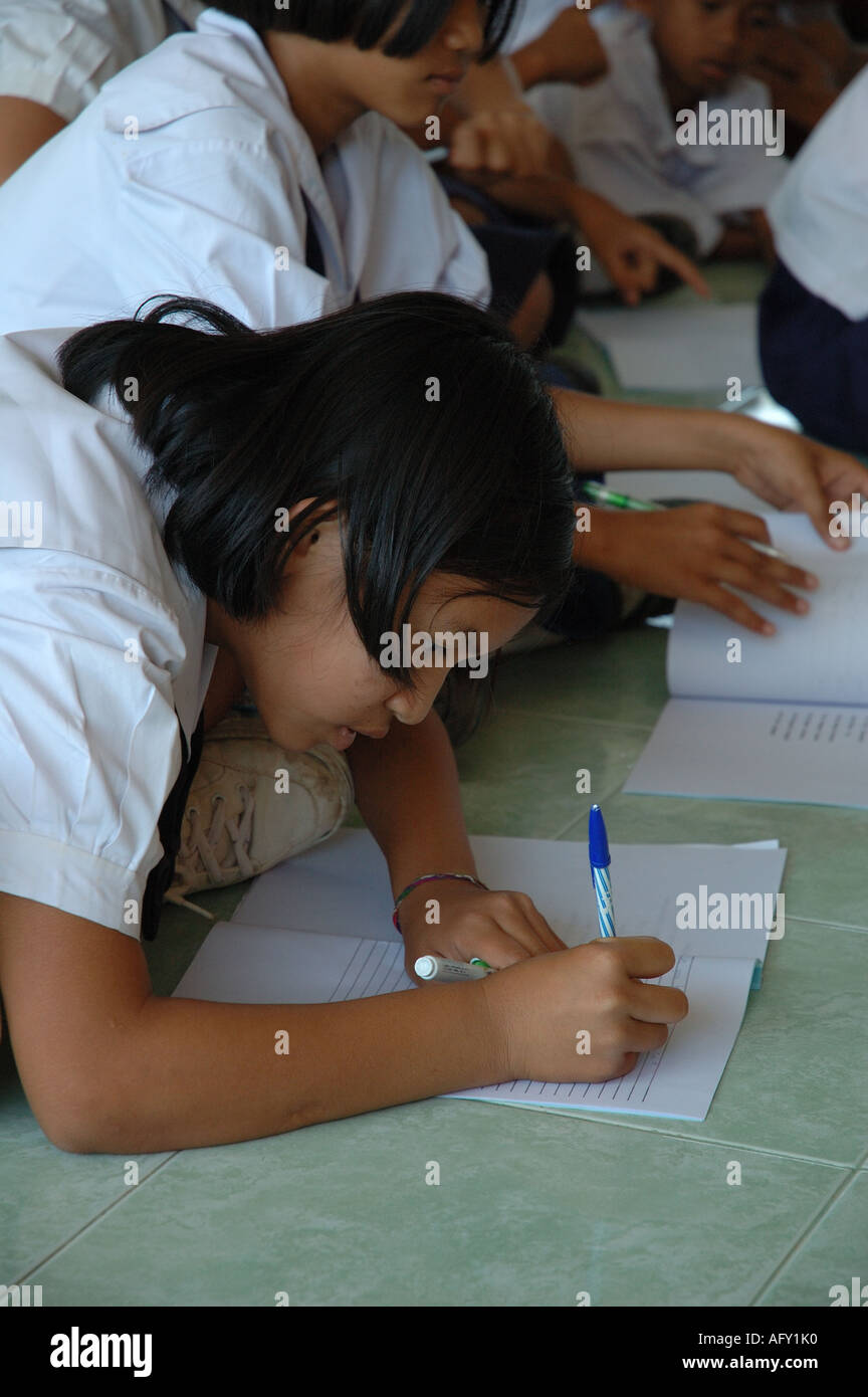 Children learning English at a school in Thailand Stock Photo - Alamy