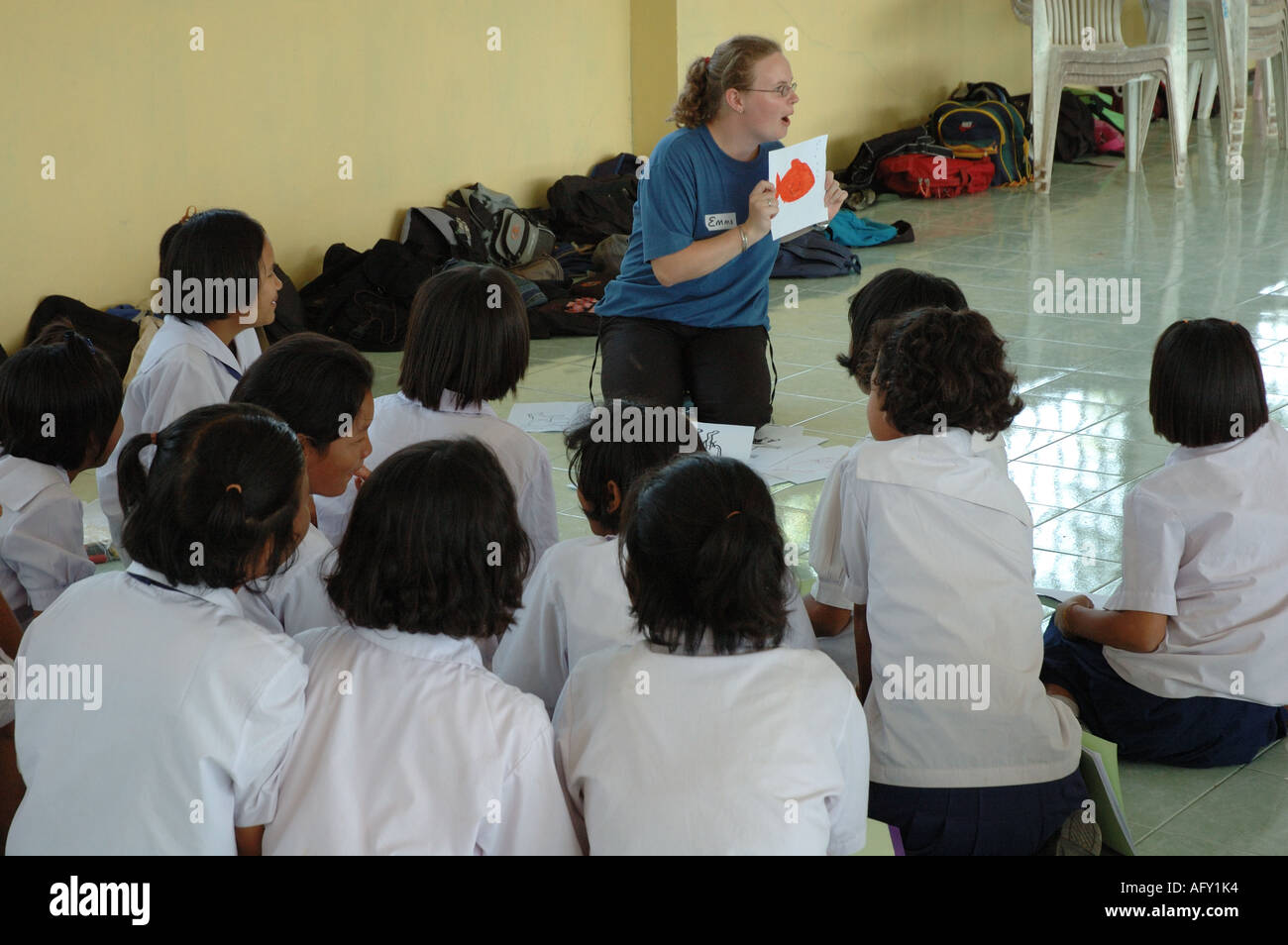 Children learning English at a school in Thailand Stock Photo - Alamy