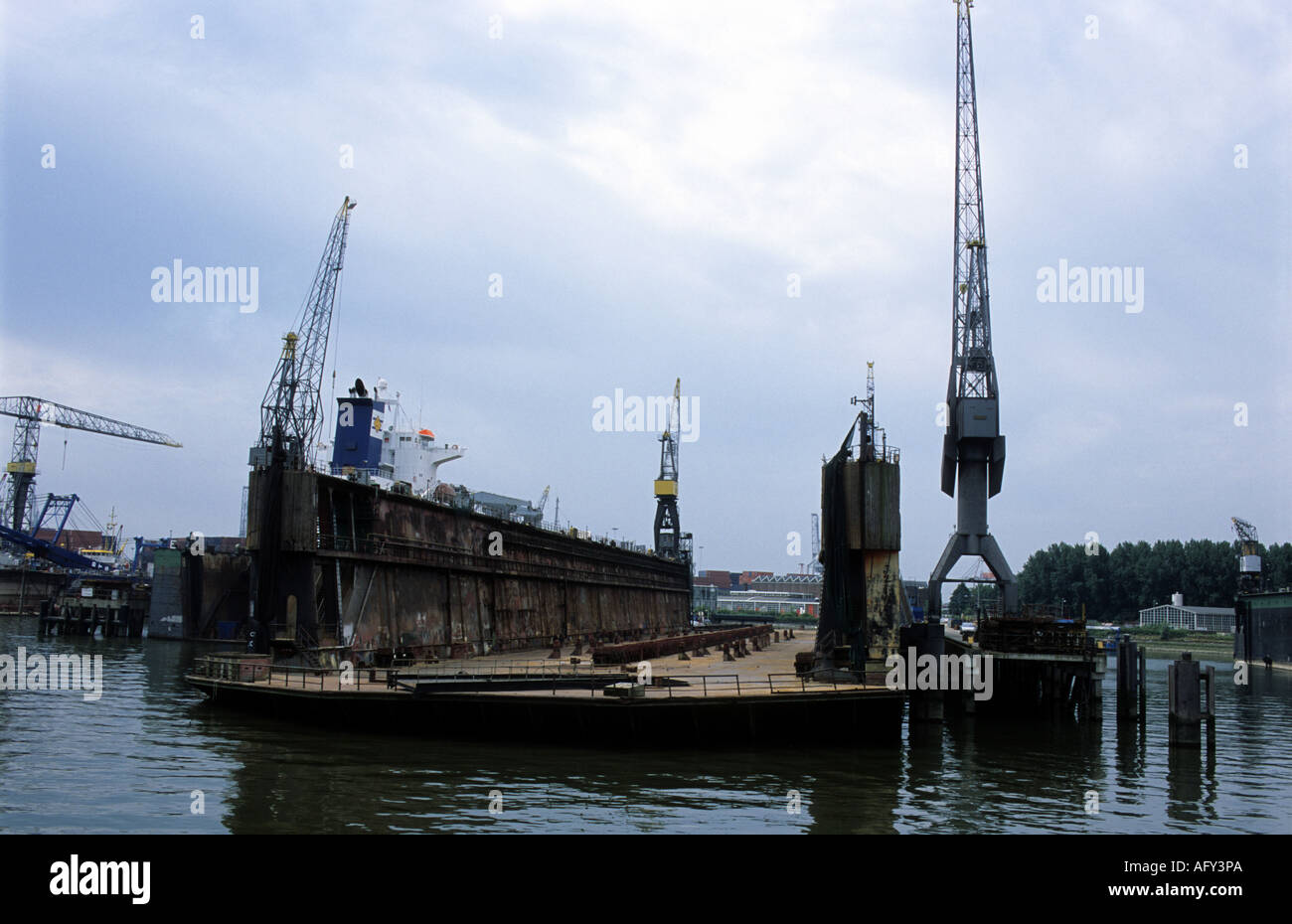 Floating drydock hi-res stock photography and images - Alamy